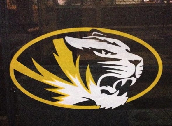 Better Branding With Fence Screen Logos - Midwest Cover
